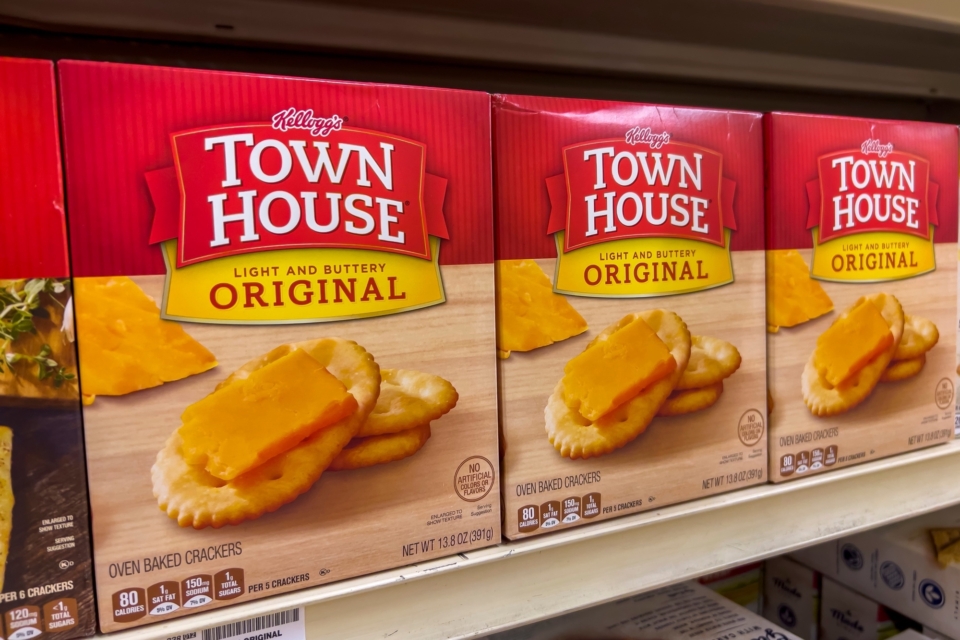 Can Dogs Eat Crackers? Answers for 45+ Types of Crackers